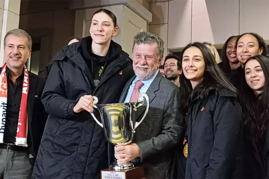 Dünya şampiyonu Eczacıbaşı yurda döndü- Son Dakika Spor Haberleri | NTVSpor