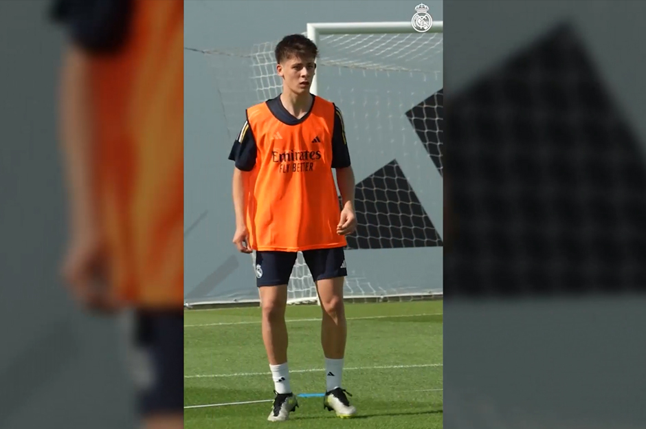 Bambaşka Bir Arda Güler! Sahada, Soyunma Odasındaki Utangaç Halinden ...